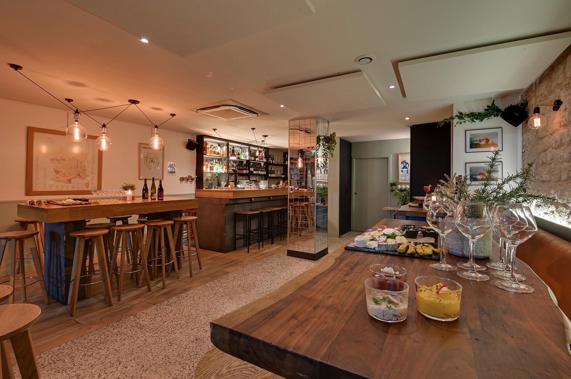 Le Barbiche - La Réplique - Bar à Vin et Tapas - Paris IX